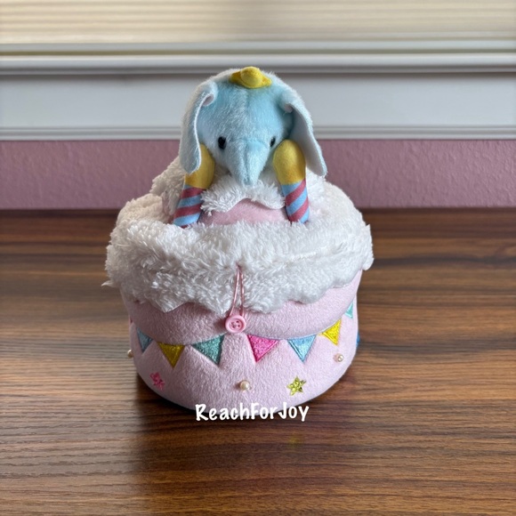 Disney | Toys | Tsum Tsum Plush Dumbo Cake House Set 4th Anniversary 27 ...